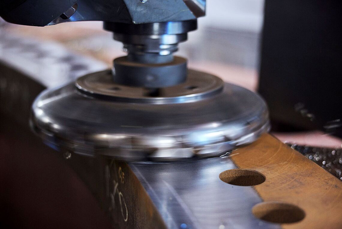 Precision Milling on 10-Meter Wind Turbine Flanges | CNC Onsite ...